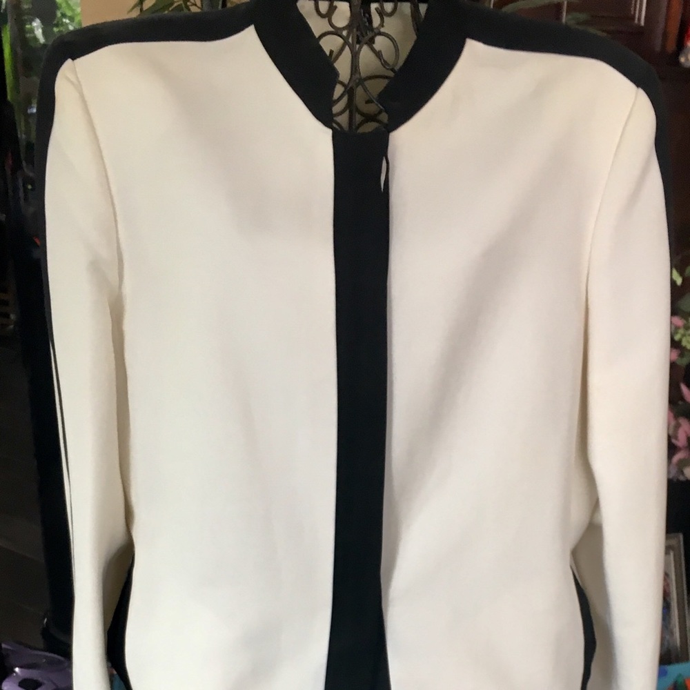 Linda Allard For Ellen Tracy Suit - Gem